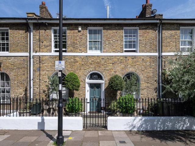 7 bedroom terraced house for sale
