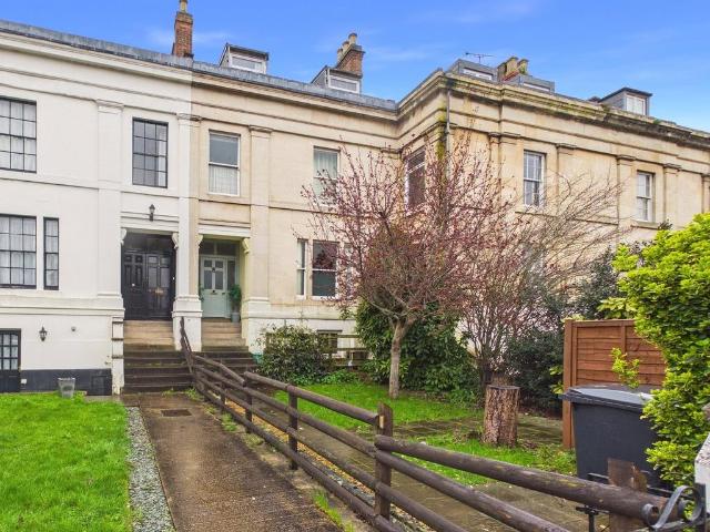 7 bedroom terraced house for sale