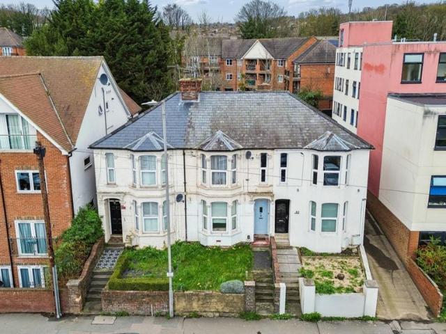 7 bedroom terraced house for sale