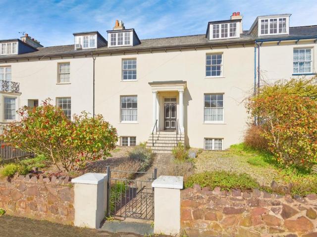 7 bedroom terraced house for sale