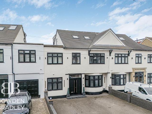7 bedroom terraced house for sale