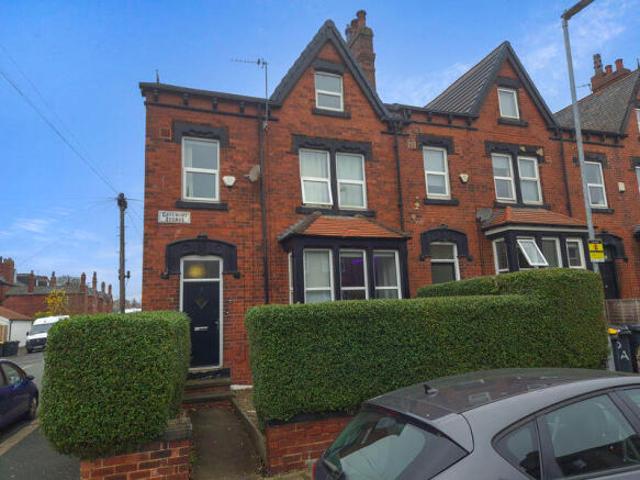 7 bedroom terraced house for sale in Estcourt Avenue, Leeds, LS6