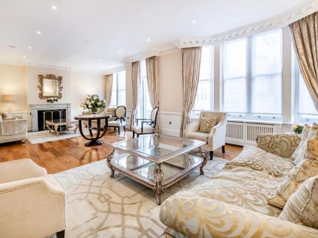 7 bedroom terraced house to rent
