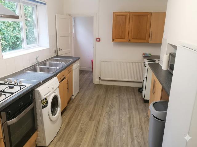 7 bedroom terraced house to rent