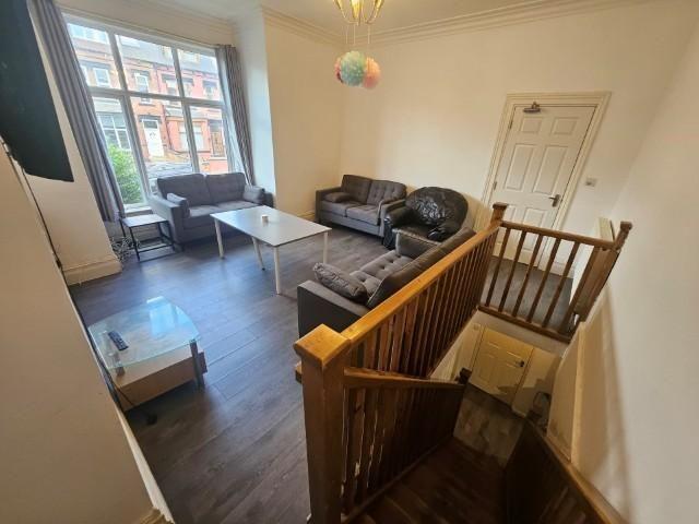7 bedroom terraced house to rent