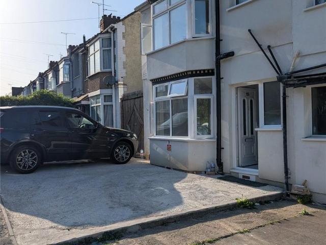7 bedroom terraced house to rent