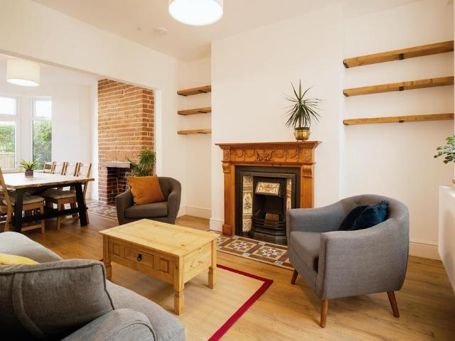 7 bedroom terraced house to rent