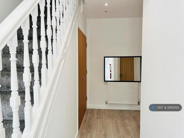 7 bedroom terraced house to rent