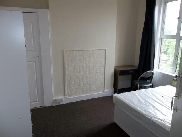 7 bedroom terraced house to rent