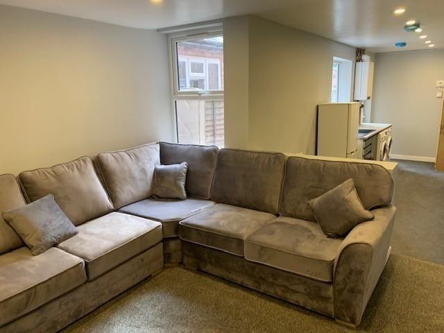 7 bedroom terraced house to rent