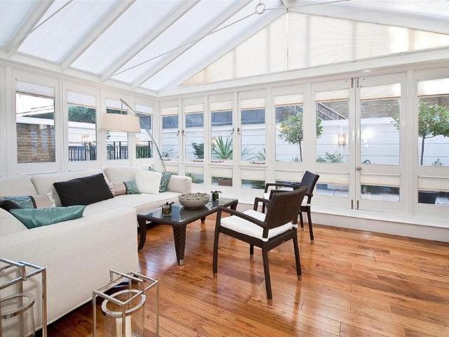 7 bedroom terraced house to rent