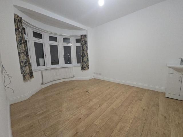 7 bedroom terraced house to rent