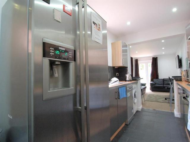 7 bedroom terraced house to rent