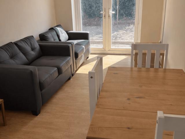 7 bedroom terraced house to rent