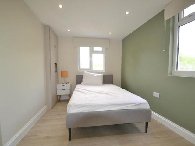 7 bedroom terraced house to rent