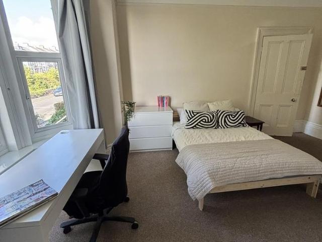 7 bedroom terraced house to rent