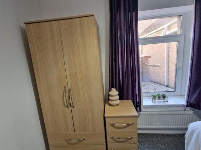 7 bedroom terraced house to rent