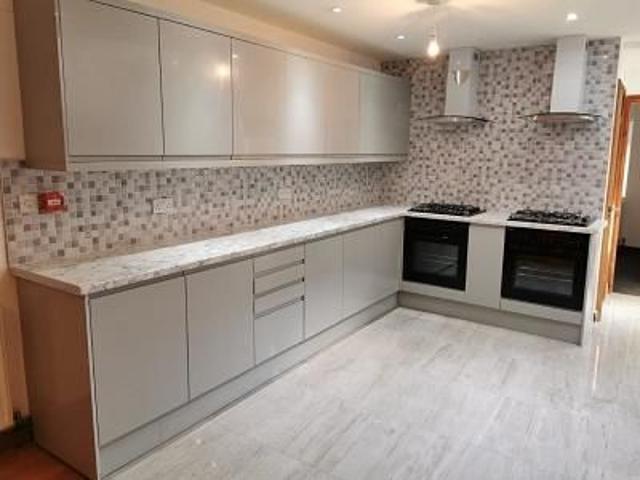 7 bedroom terraced house to rent