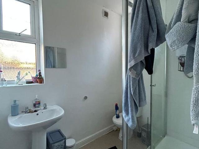 7 bedroom terraced house to rent
