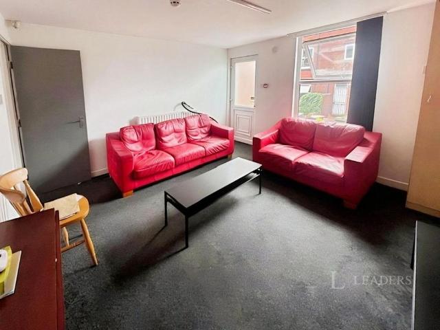 7 bedroom terraced house to rent