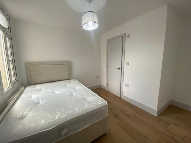 7 bedroom terraced house to rent