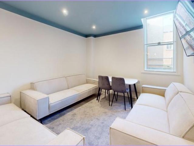 7 bedroom terraced house to rent