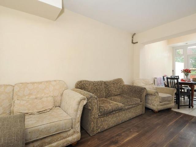 7 bedroom terraced house to rent