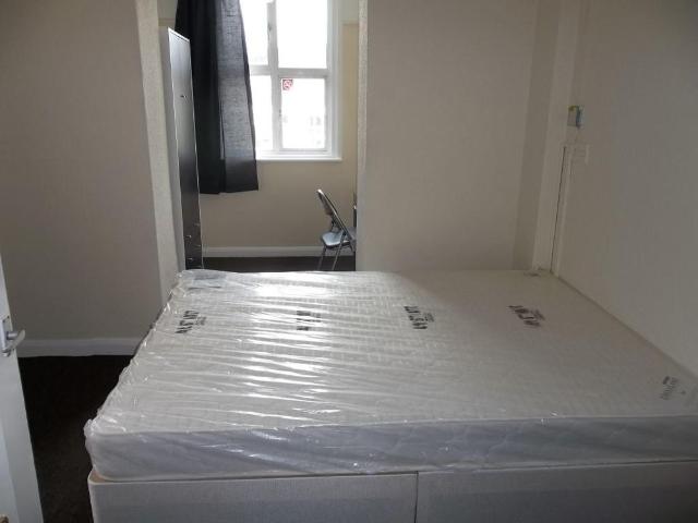 7 bedroom terraced house to rent