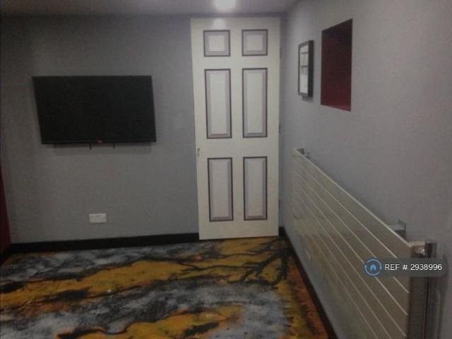 7 bedroom terraced house to rent