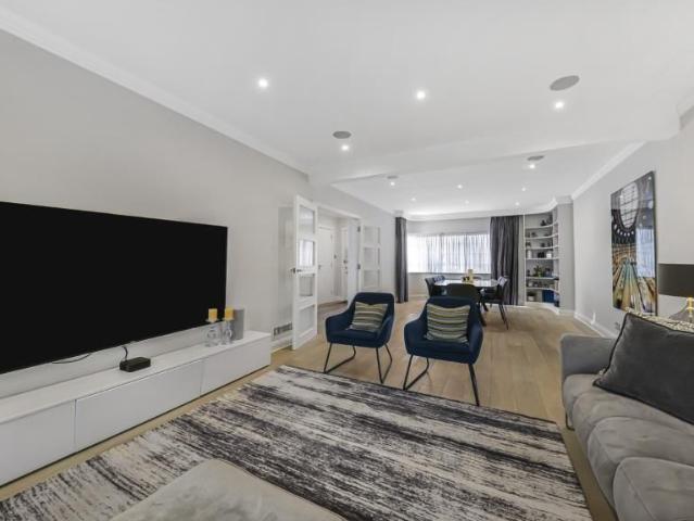 7 bedroom terraced house to rent