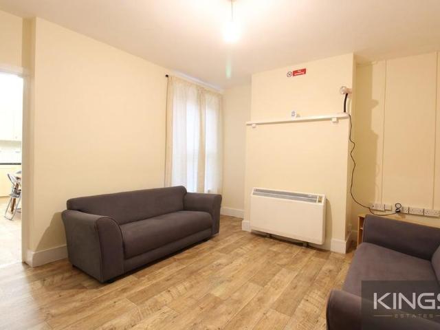 7 bedroom terraced house to rent
