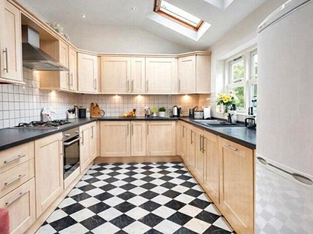 7 Bedroom Terraced House To Rent In Derby Road, Lenton, Nottingham, NG7