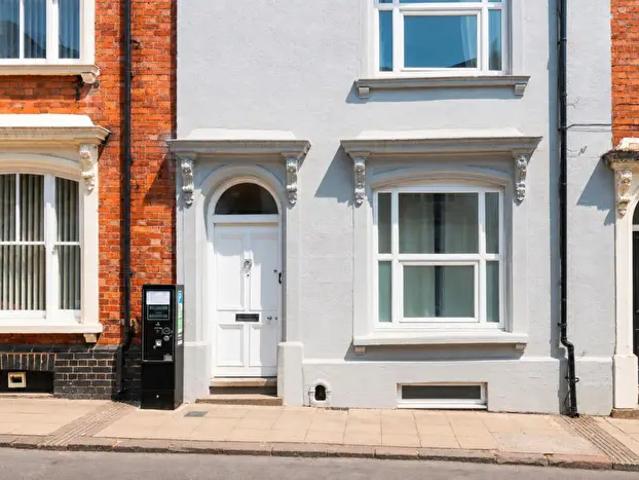 7 Bedroom Terraced House To Rent In Hazelwood Road, Northampton, NN1