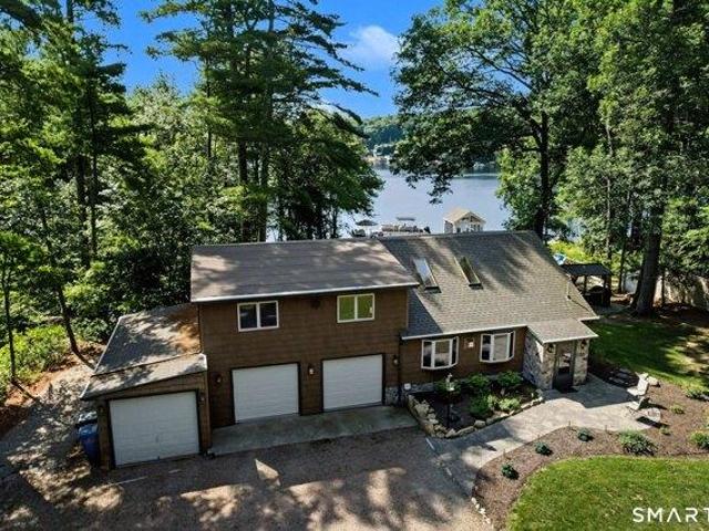 7 bedroom, Voluntown CT 06384 105105596