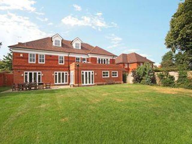 7 Bedrooms Detached house for rent in Queens Acre, Windsor SL4
