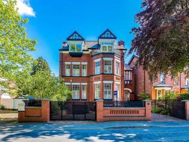 7 Bedrooms Detached house for sale in Clarendon Crescent, Eccles, Manchester M30