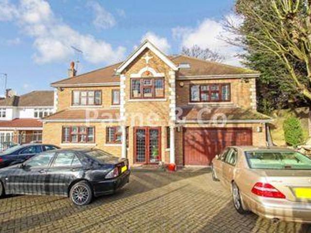 7 Bedrooms Detached house for sale in Tomswood Road, Chigwell IG7
