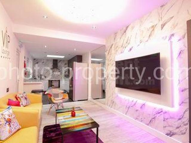 7 Bedrooms for rent in Albion Road, Manchester M14