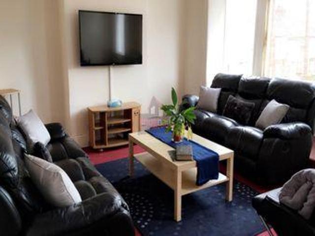 7 Bedrooms for rent in Barrfield Road, Salford, Manchester M6