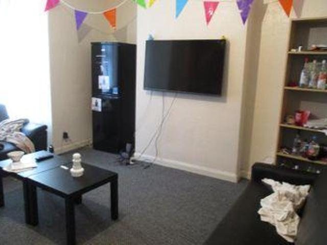 7 Bedrooms for rent in Chestnut Avenue, Hyde Park, Leeds LS6