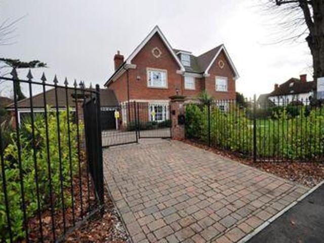 7 Bedrooms for rent in Herbert Road, Hornchurch RM11