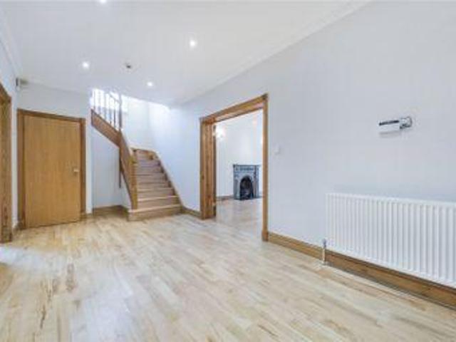 7 Bedrooms for rent in West Heath Road, London NW3