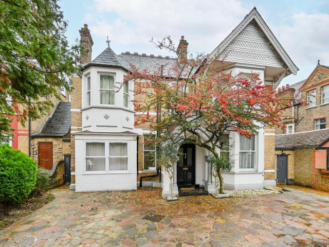 7 Bedrooms House for Rent in Leopold Road | Foxtons