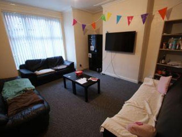 7 Bedrooms Semi detached house for rent in Chestnut Avenue, Hyde Park, Leeds LS6