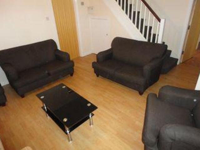 7 Bedrooms Semi detached house for rent in Old Hall Lane, Manchester M14
