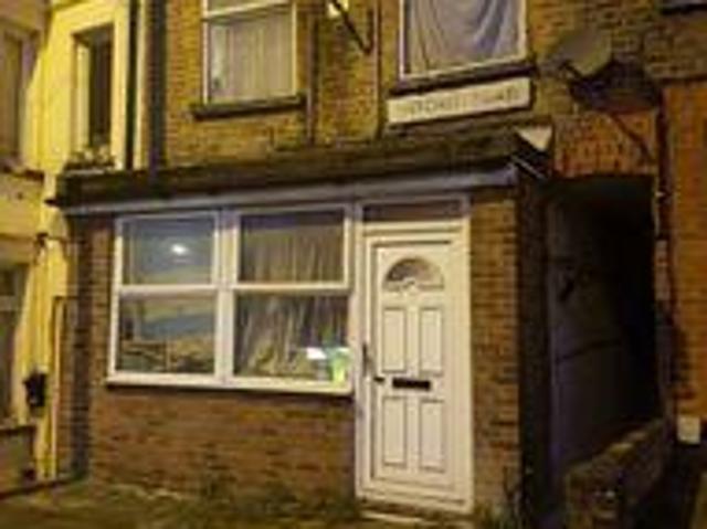 7 Bedrooms Semi detached house for sale in Hitchin Road, Luton LU2