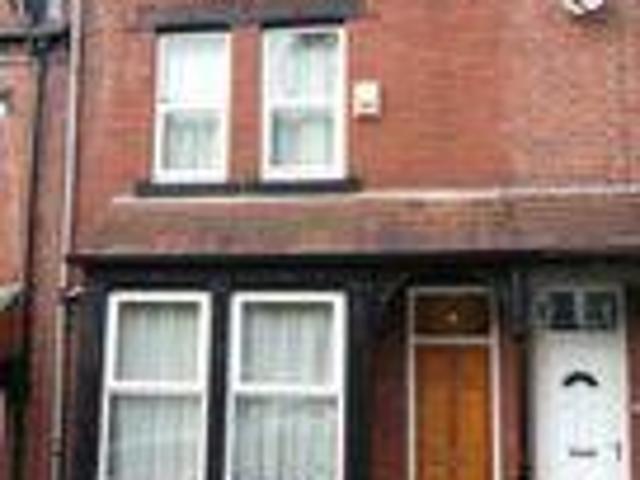 7 Bedrooms Terraced house for rent in Manor Drive, Hyde Park, Leeds LS6