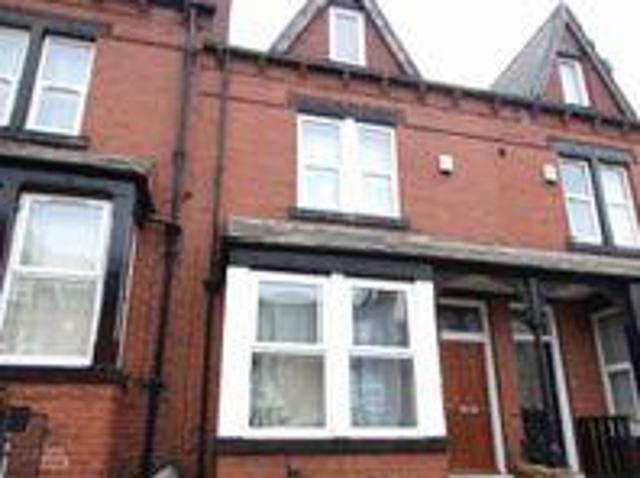 7 Bedrooms Terraced house for rent in Manor Drive, Hyde Park, Leeds LS6