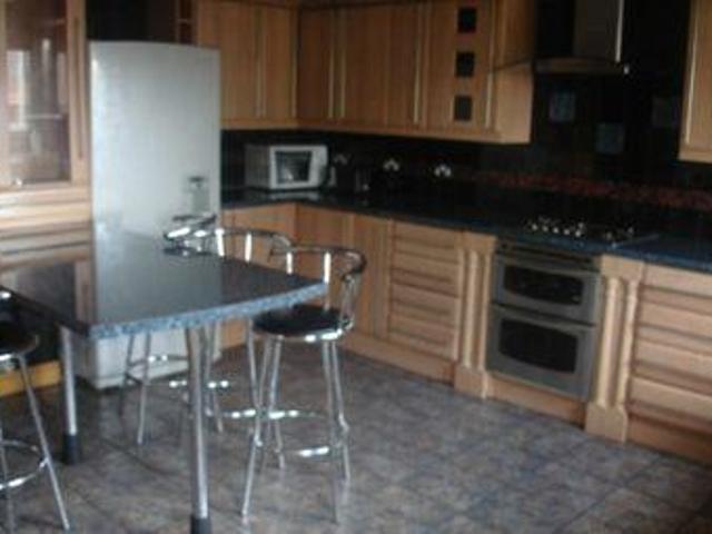 7 Bedrooms Terraced house for rent in Burley Road, Burley, Leeds LS4