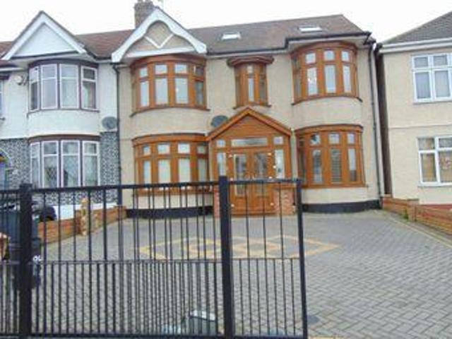 7 Bedrooms Terraced house for rent in Eastern Avenue, Ilford, Essex IG2